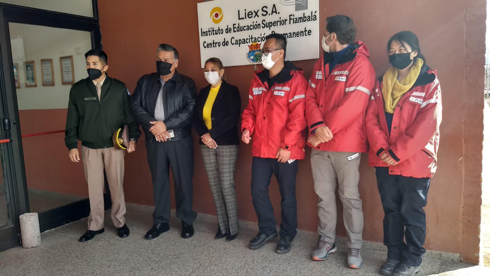 Convenio entre el IES Fiambalá y la empresa minera ZiJing S.A – Liex S ...
